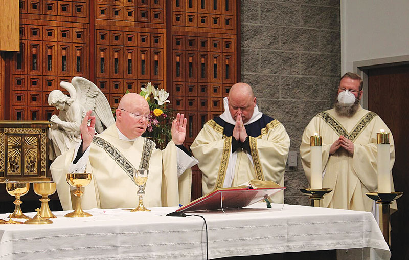 Father Miles installed at new parish - The Catholic Miscellany