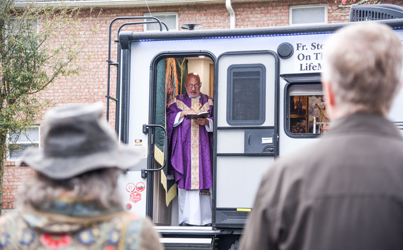 Traveling priest celebrates Mass as advocates save lives - The Catholic ...